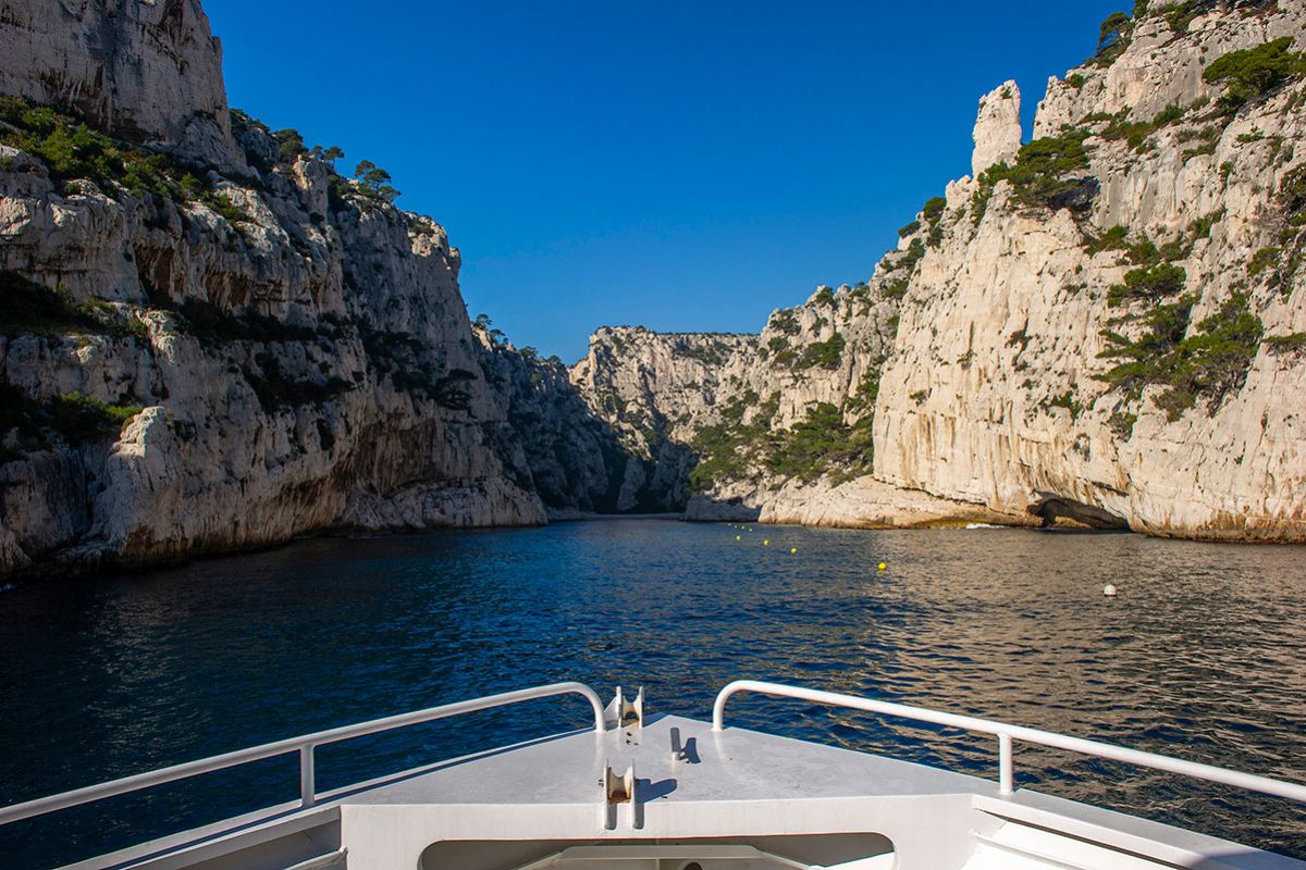 Visite en bateau des 6 calanques de Cassis et Marseille depuis Sanary ...